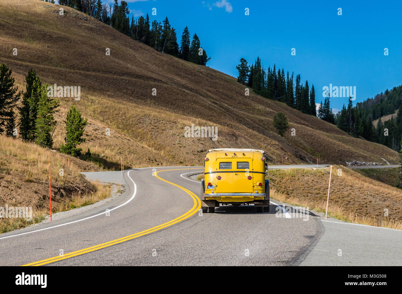 Yellowstone bus hi-res stock photography and images - Alamy
