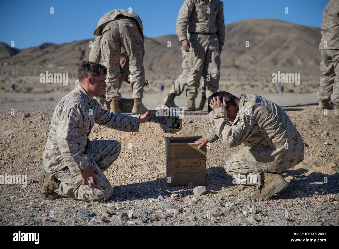 U s marine on firing range hi-res stock photography and images - Alamy