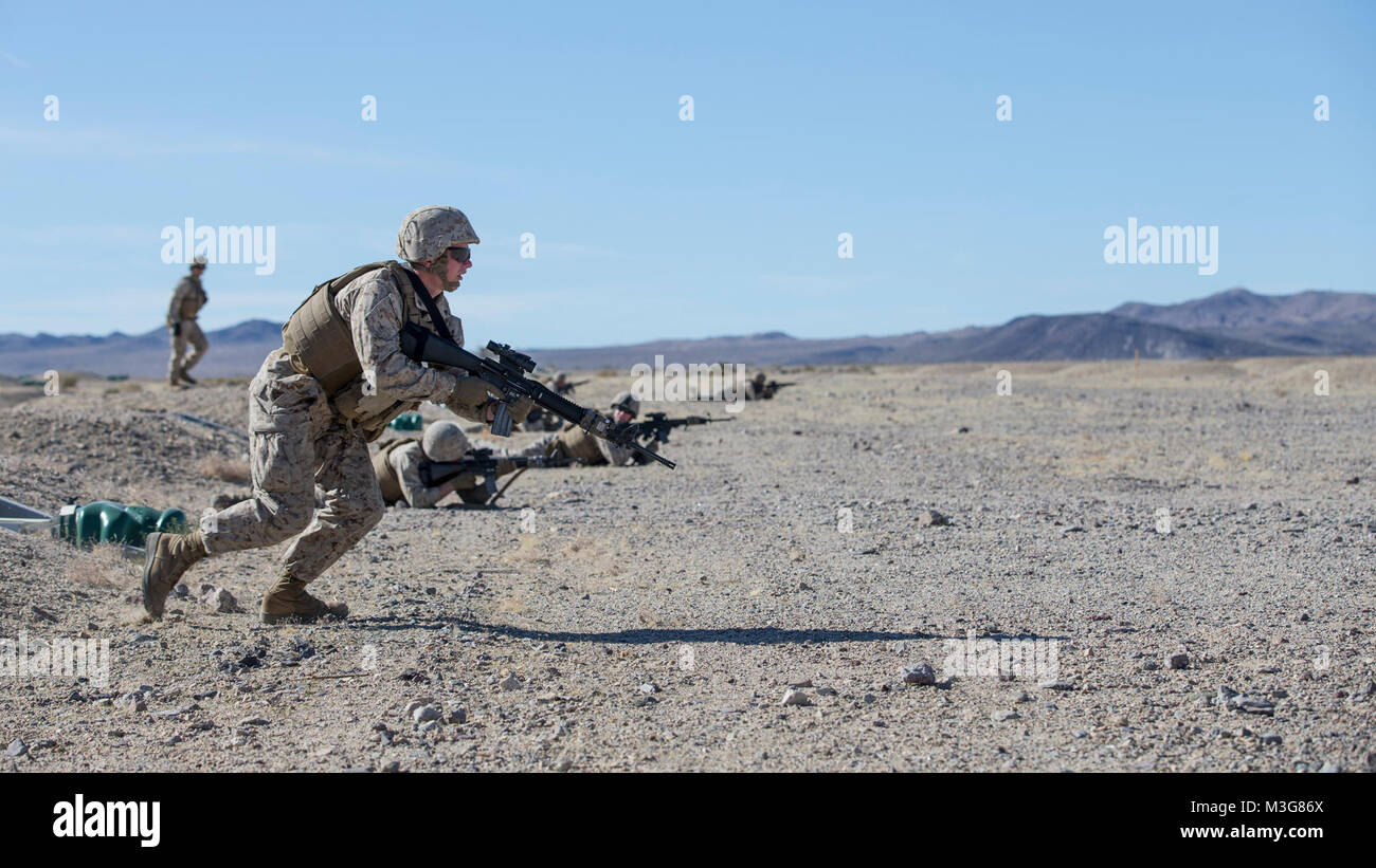 U.S. Marines with Bravo Battery, 2nd Low Altitude Air Defense (LAAD ...