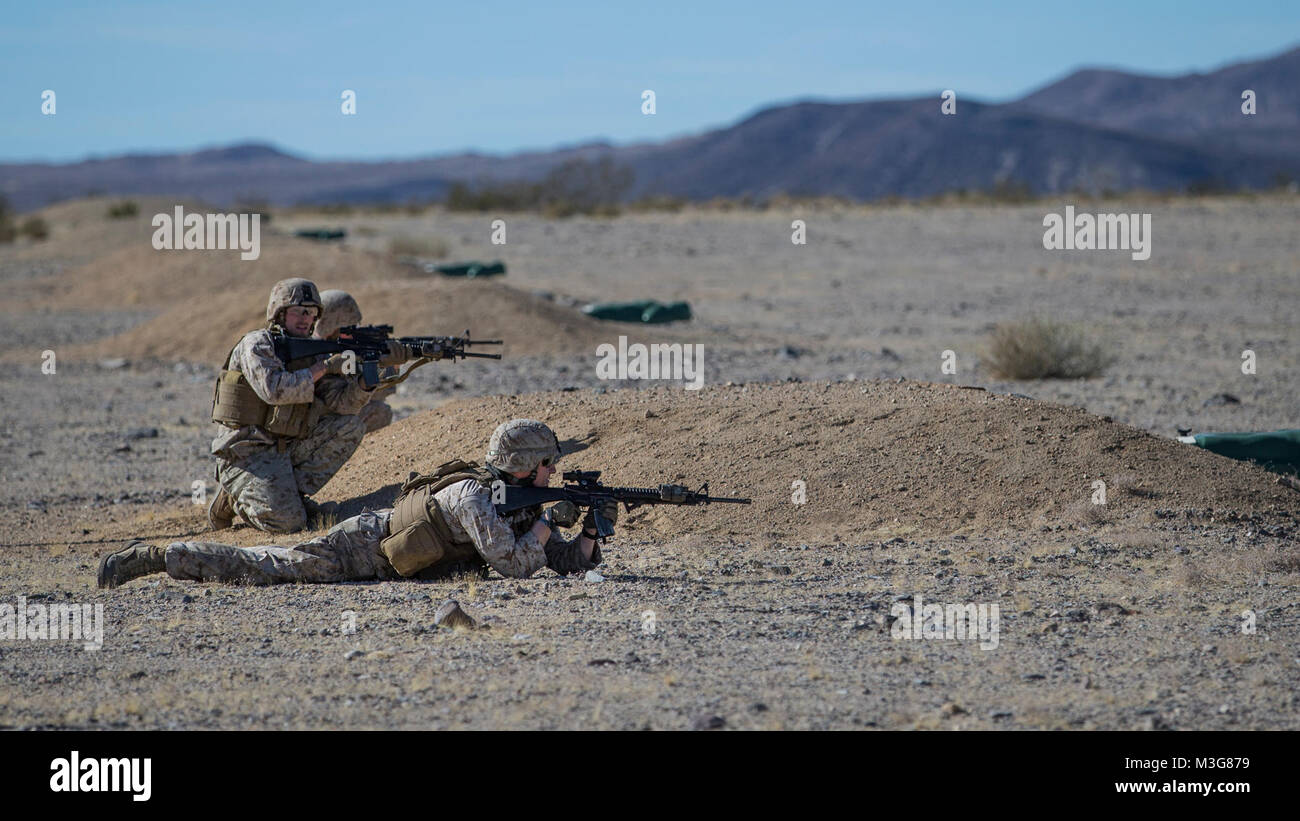 U.S. Marines with Bravo Battery, 2nd Low Altitude Air Defense (LAAD ...