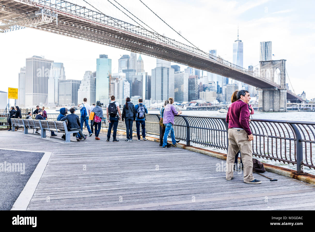Family new york city skyline hi-res stock photography and images - Alamy