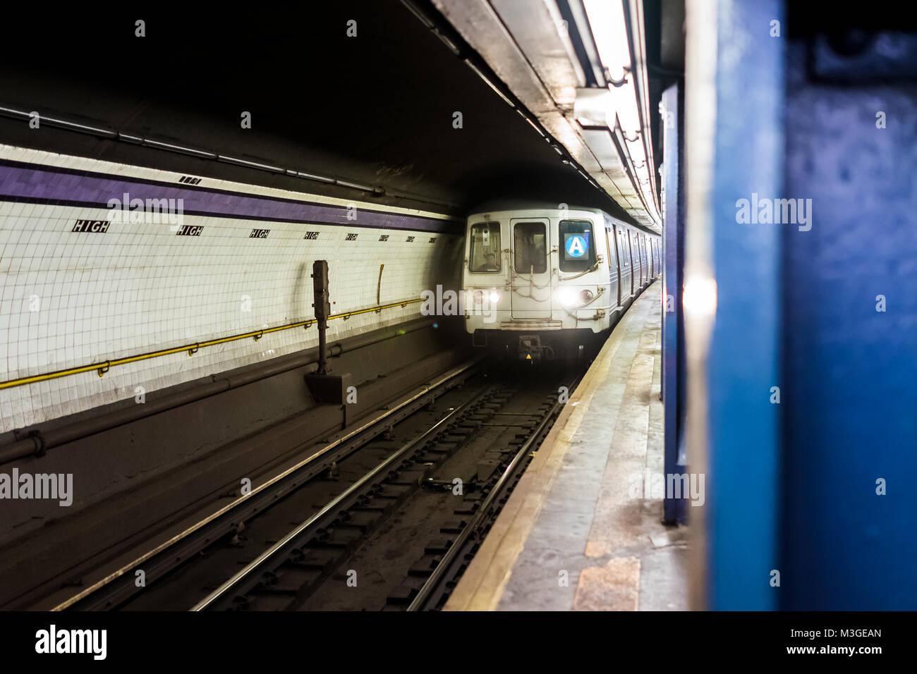 New York City, USA - October 28, 2017: Subway station platform edge ...