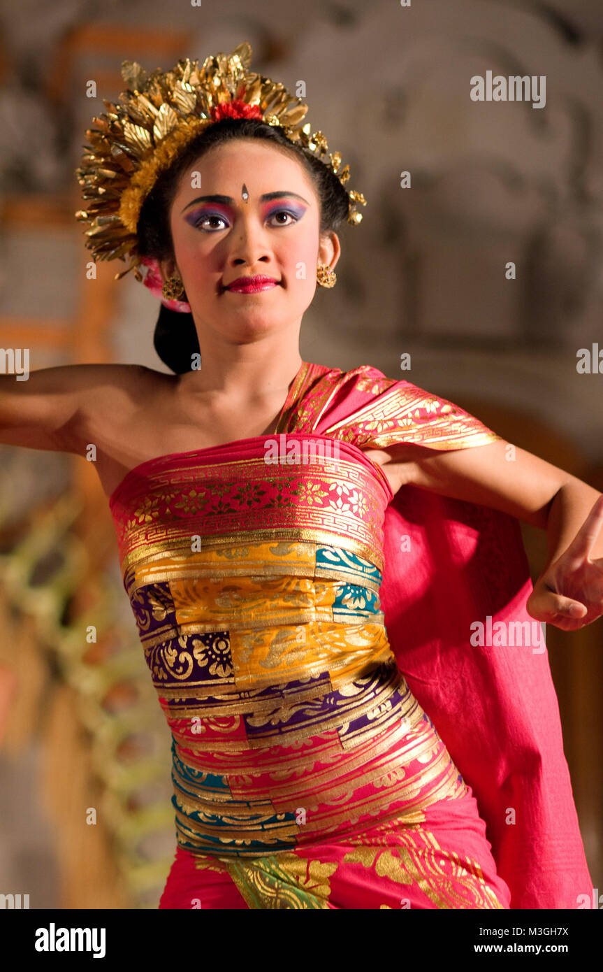 Indonesia bali gamelan traditional indonesian hi-res stock photography ...