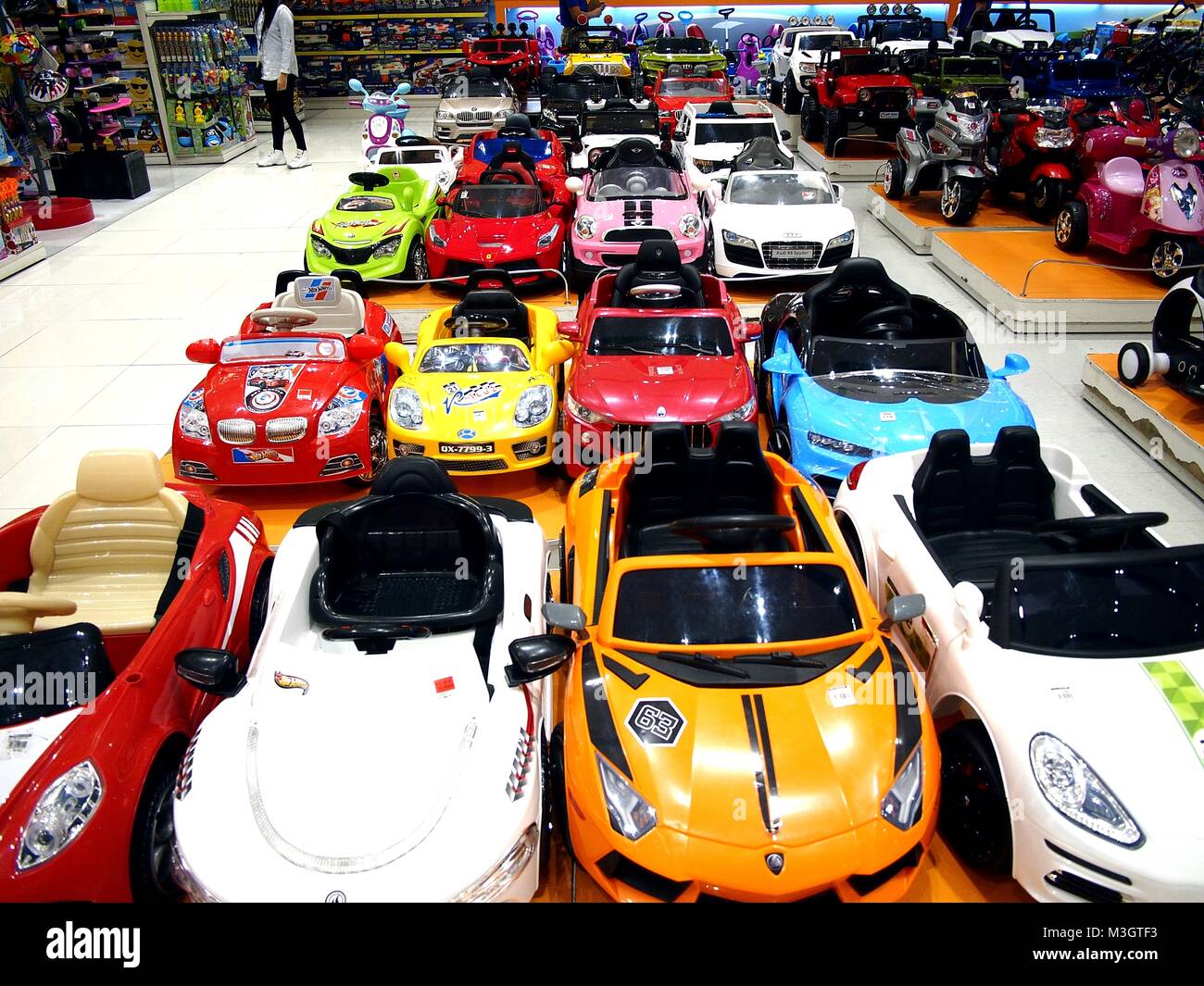 Childrens toy cars display hi-res stock photography and images - Alamy