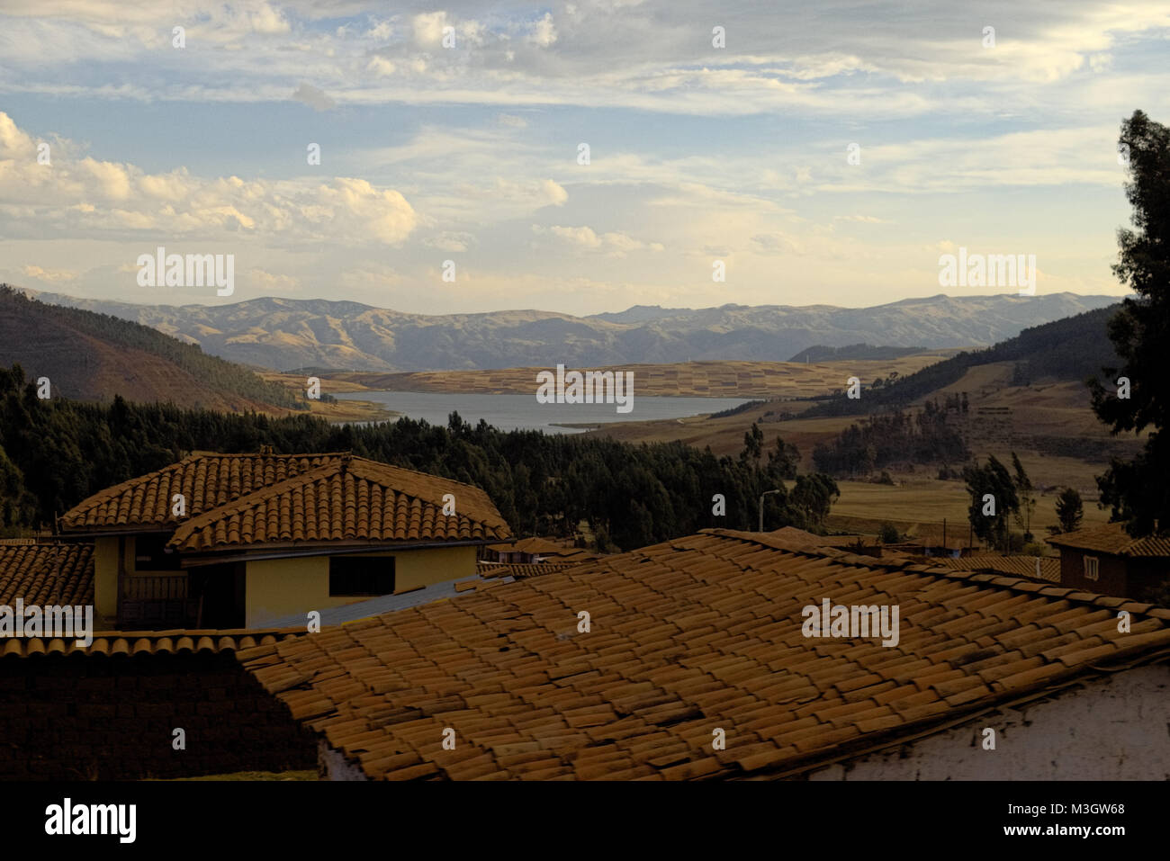 Techos de tejas de barro hi-res stock photography and images - Alamy