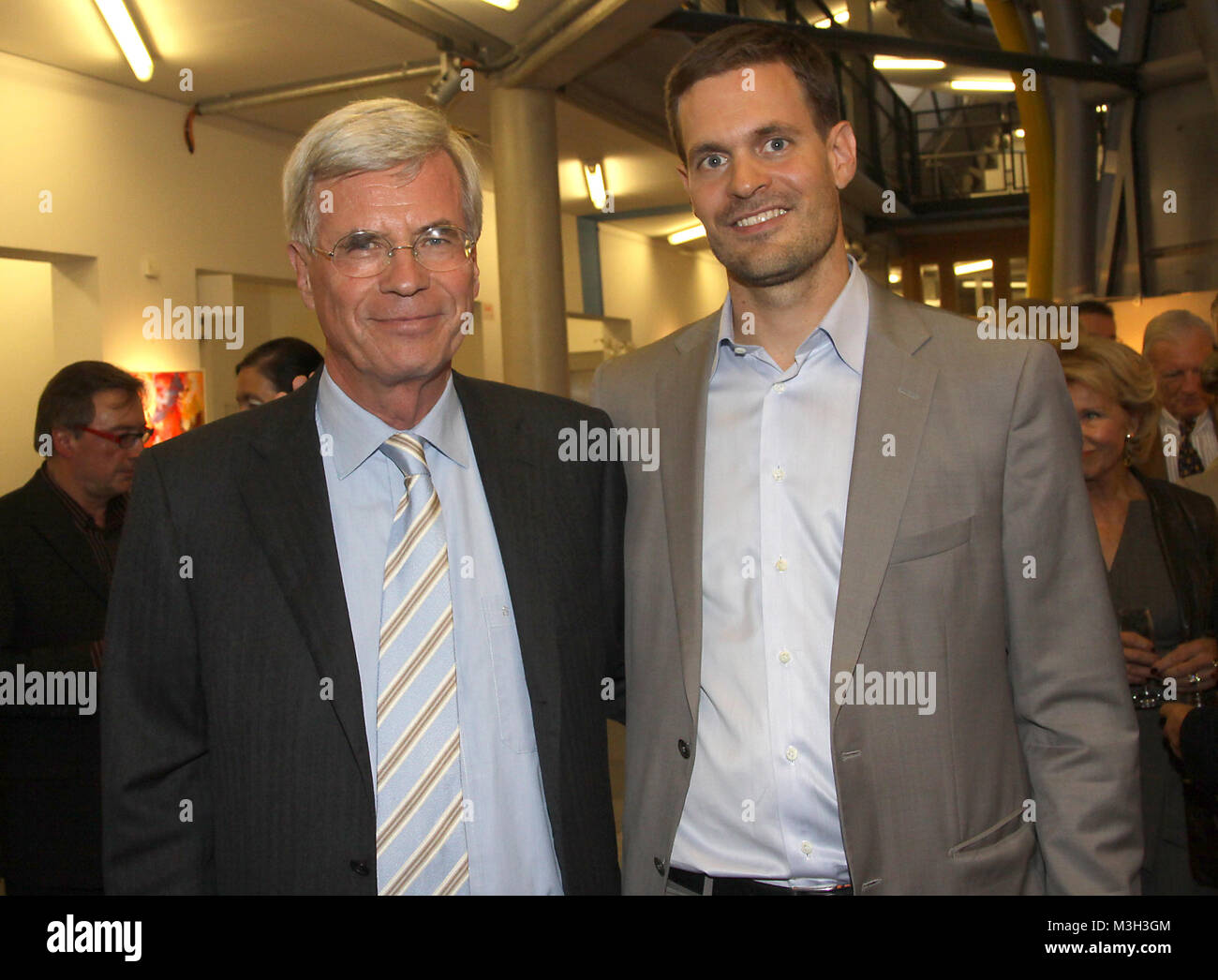 Zeigte hi-res stock photography and images - Alamy