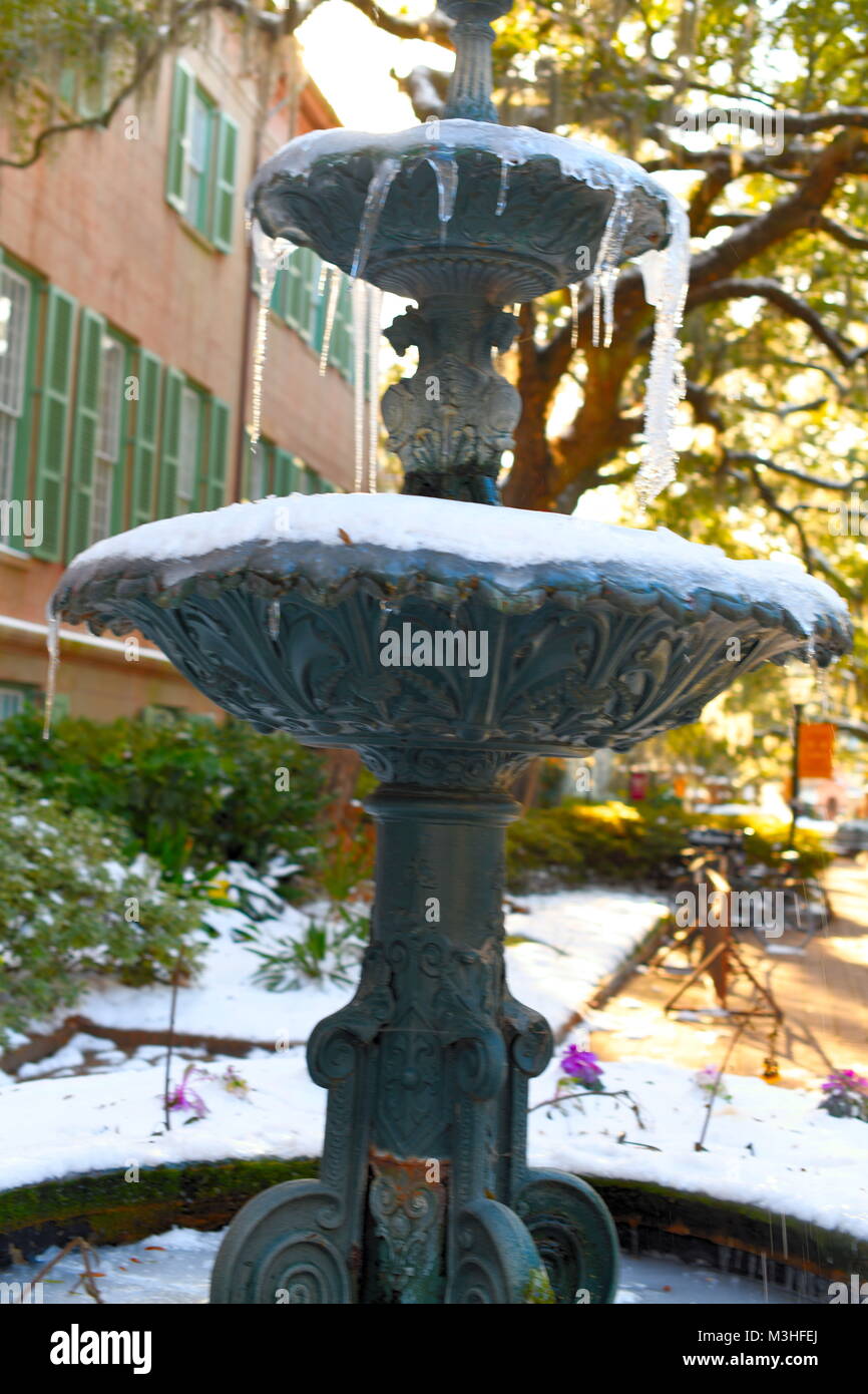 Frozen Fountain with Snow Stock Photo - Alamy