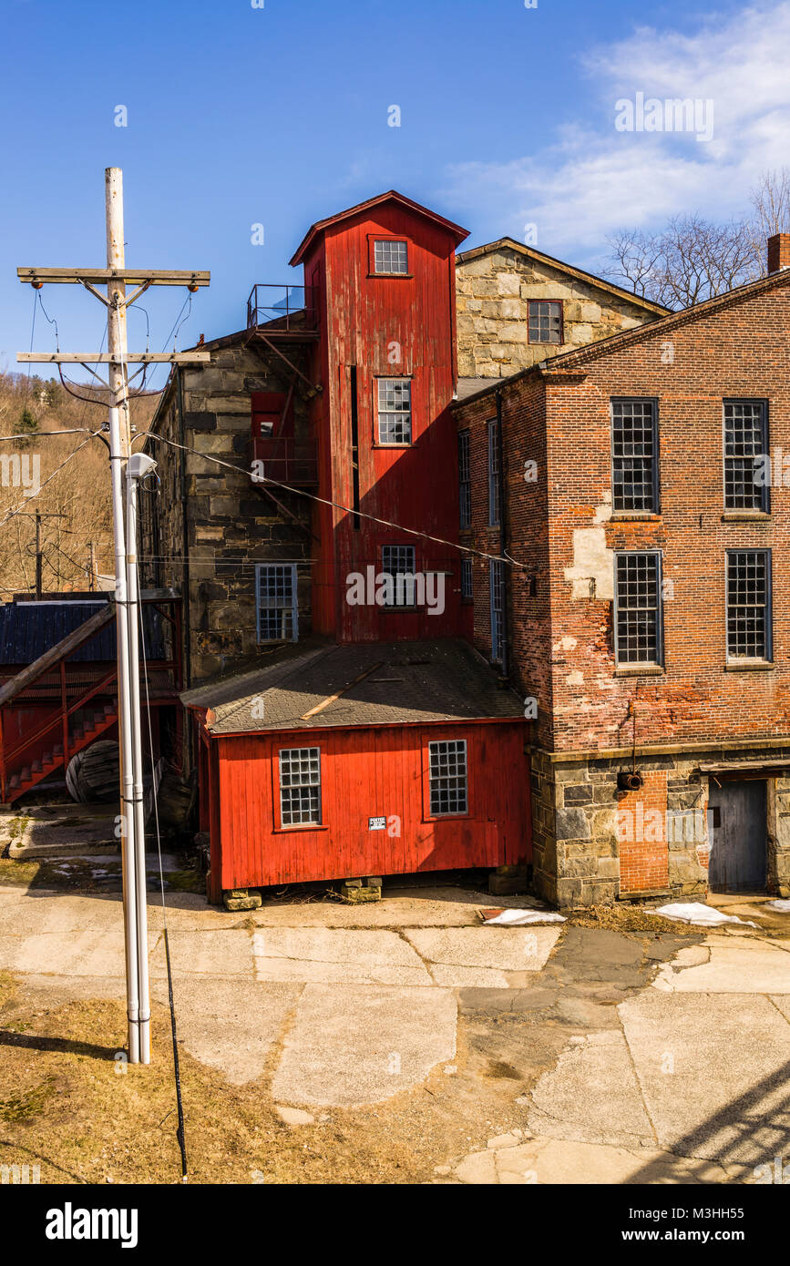 Collins company axe factory hi-res stock photography and images - Alamy