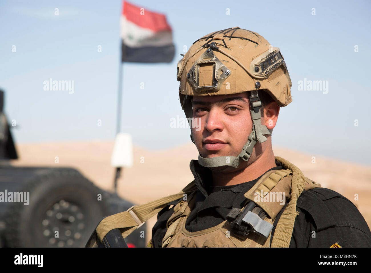 An Iraqi Counter-Terrorism Service member provides security for Italian ...