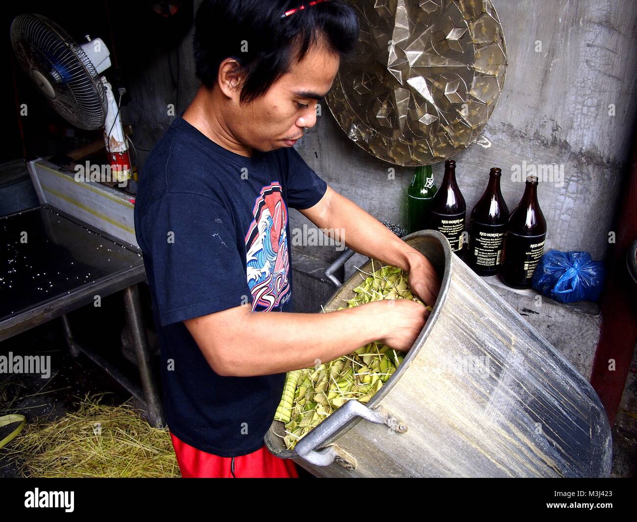 Filipino suman hi-res stock photography and images - Alamy