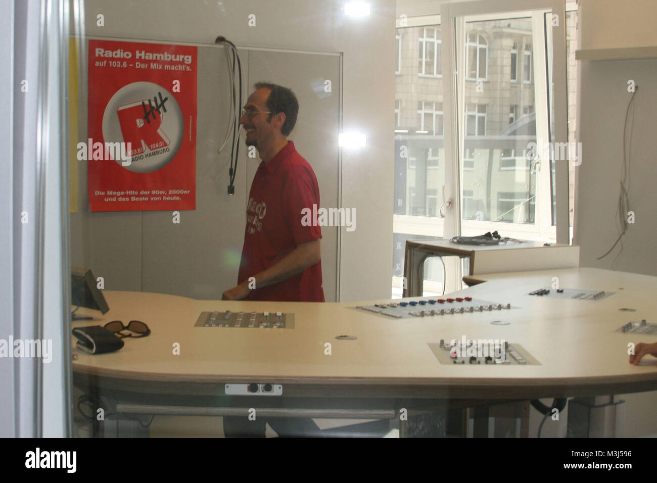 Radiomoderator hi-res stock photography and images - Alamy