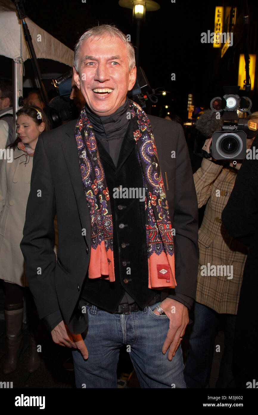 Neue Spielzeit High Resolution Stock Photography and Images - Alamy