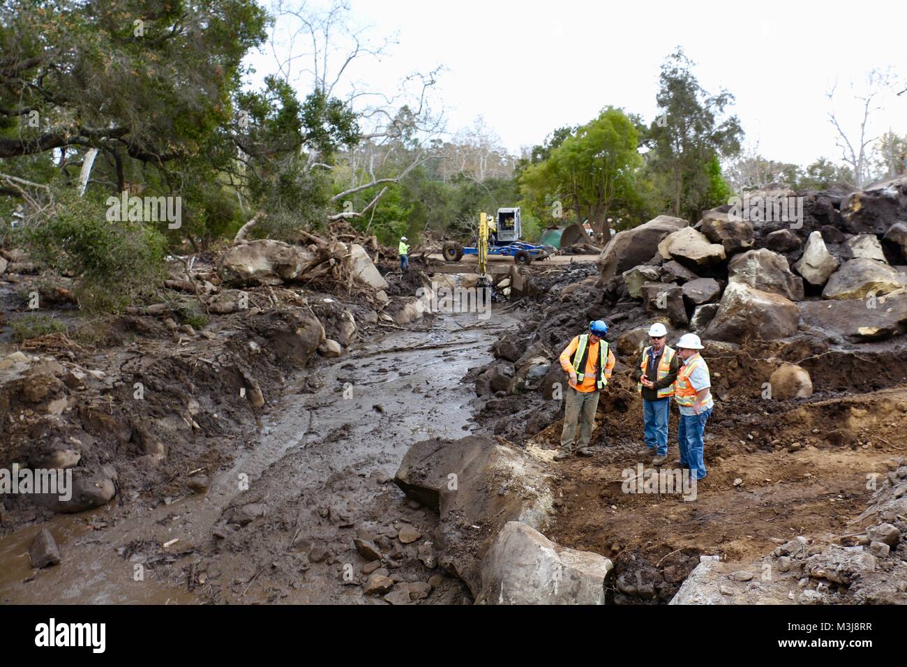 Montecito, California, USA. 19th Jan, 2018. Construction crews cause ...