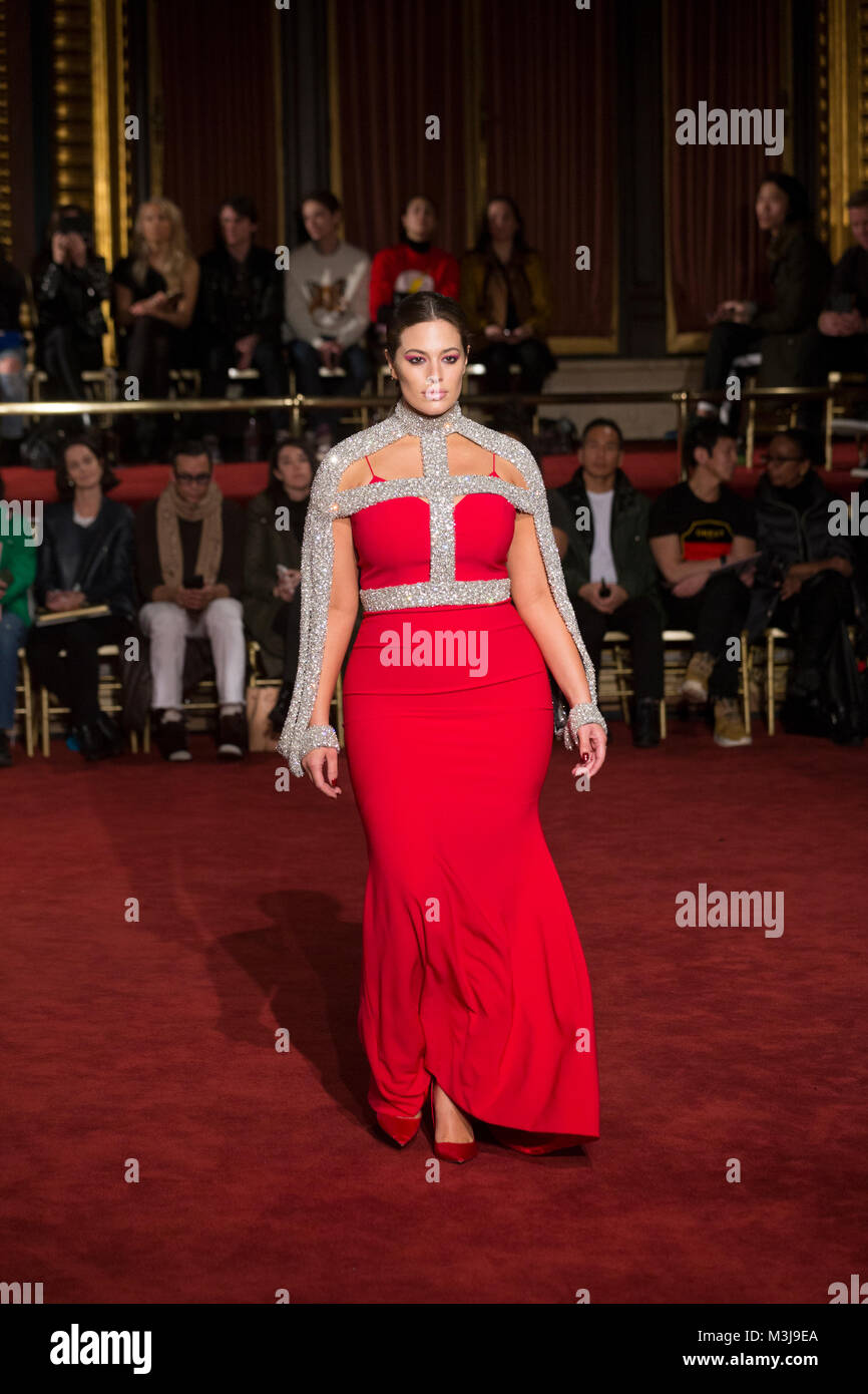 Ashley Graham Runway High Resolution Stock Photography and Images - Alamy