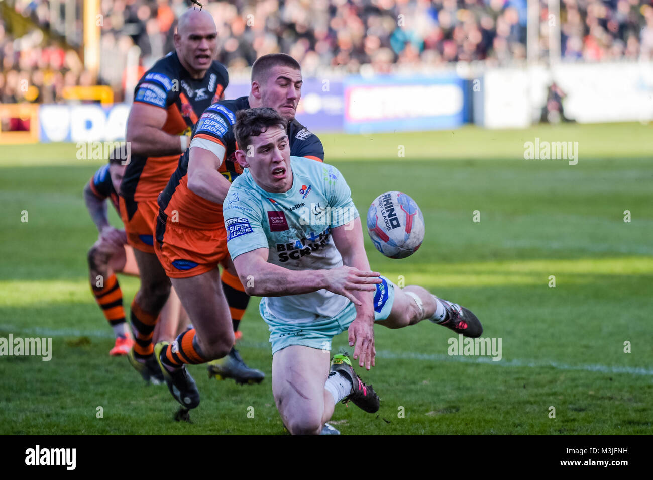 UK. 11th February, 2018. Widnes Vikings Rhys Hanbury makes a pass ...