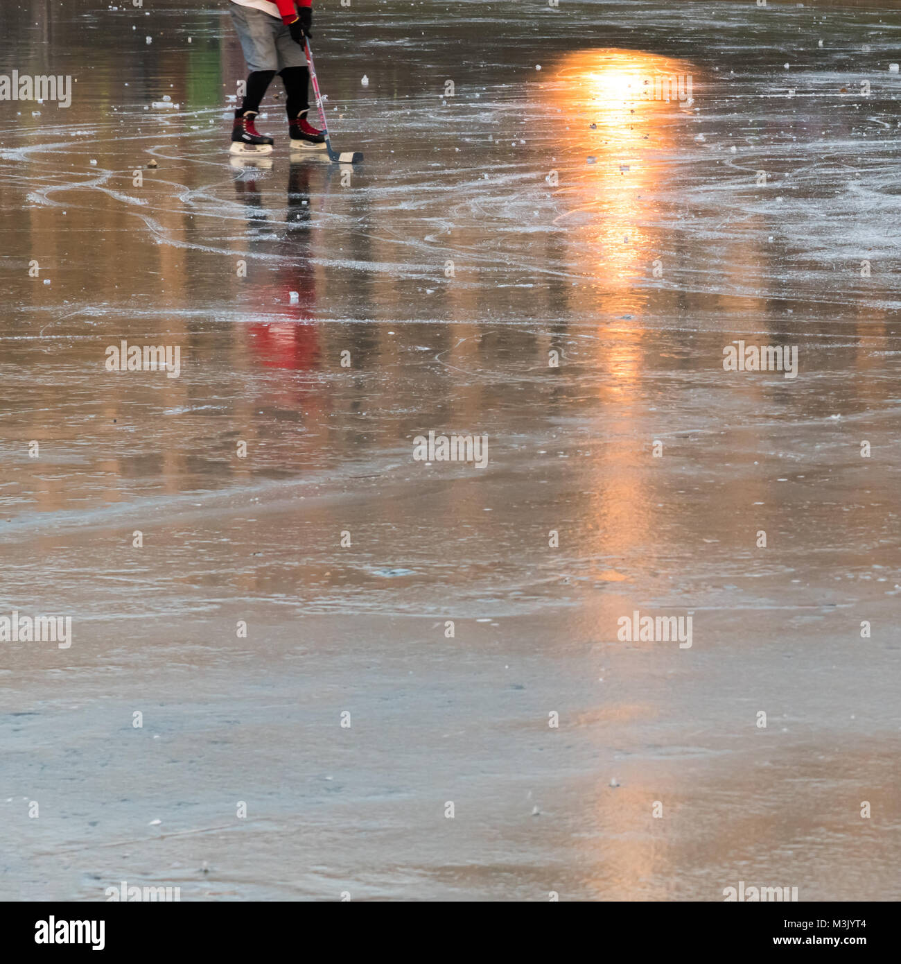 Skaters frozen pond hi-res stock photography and images - Alamy