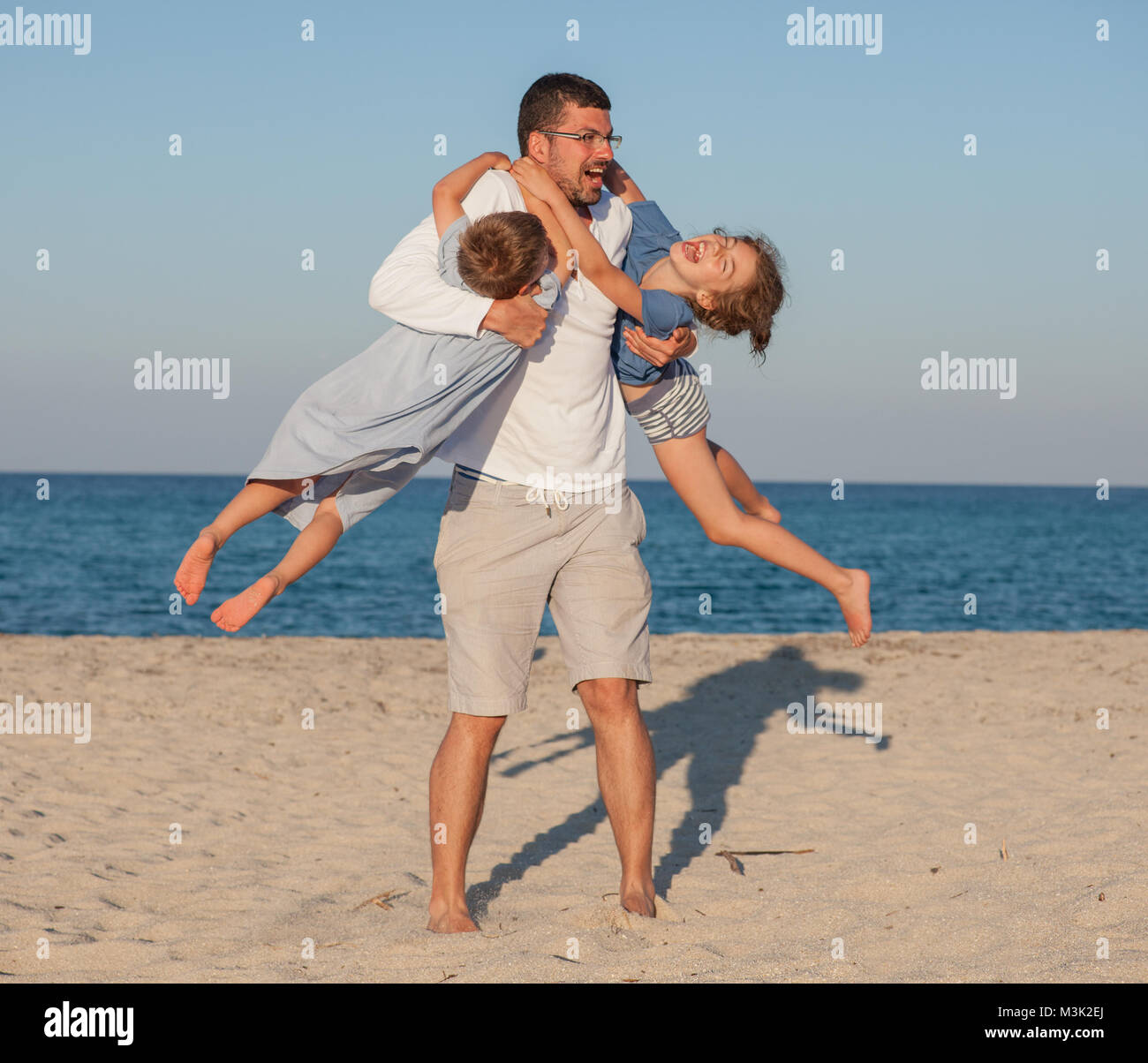 Screaming kids hi-res stock photography and images - Alamy