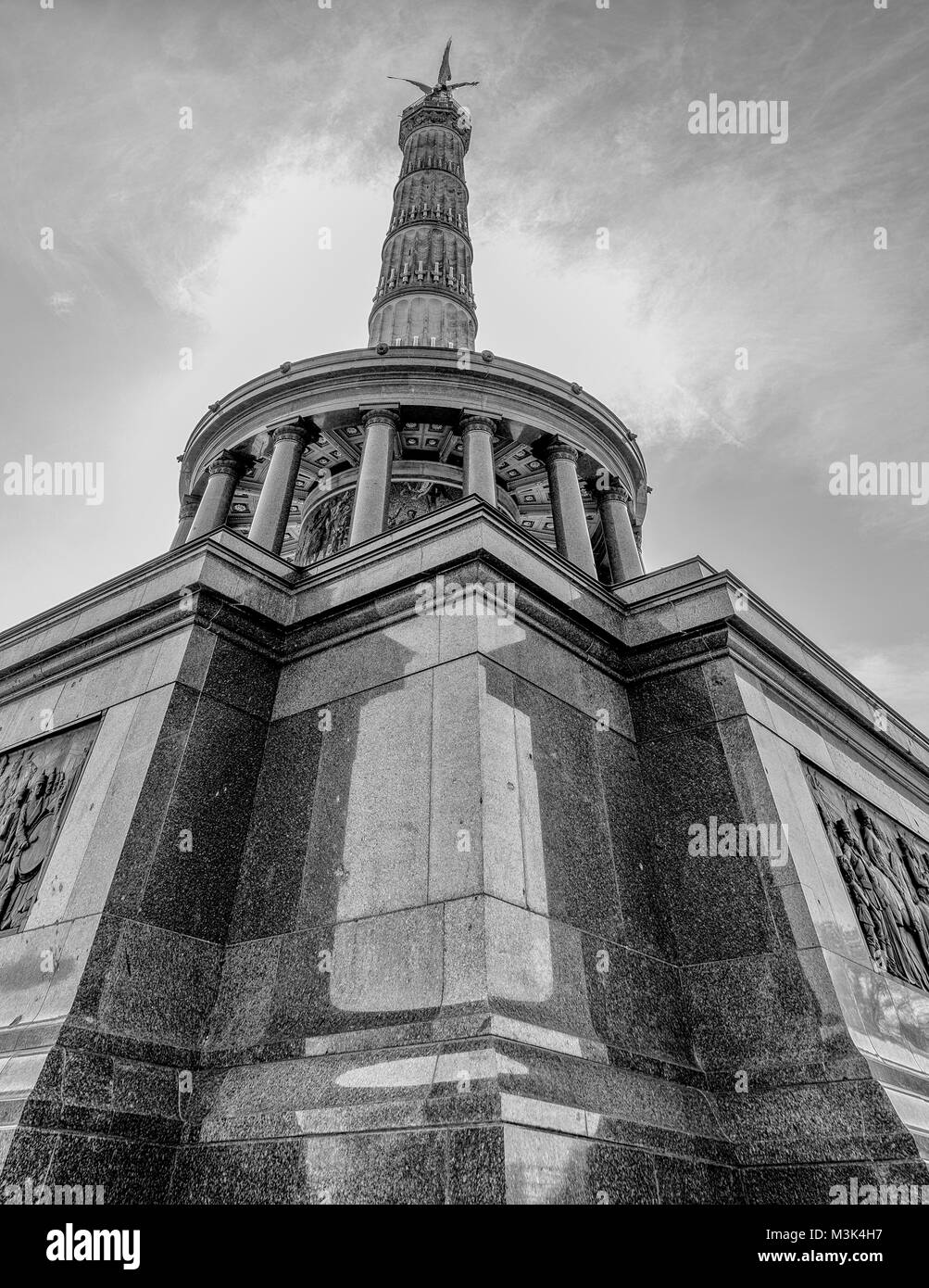 Colum statue Black and White Stock Photos & Images - Alamy