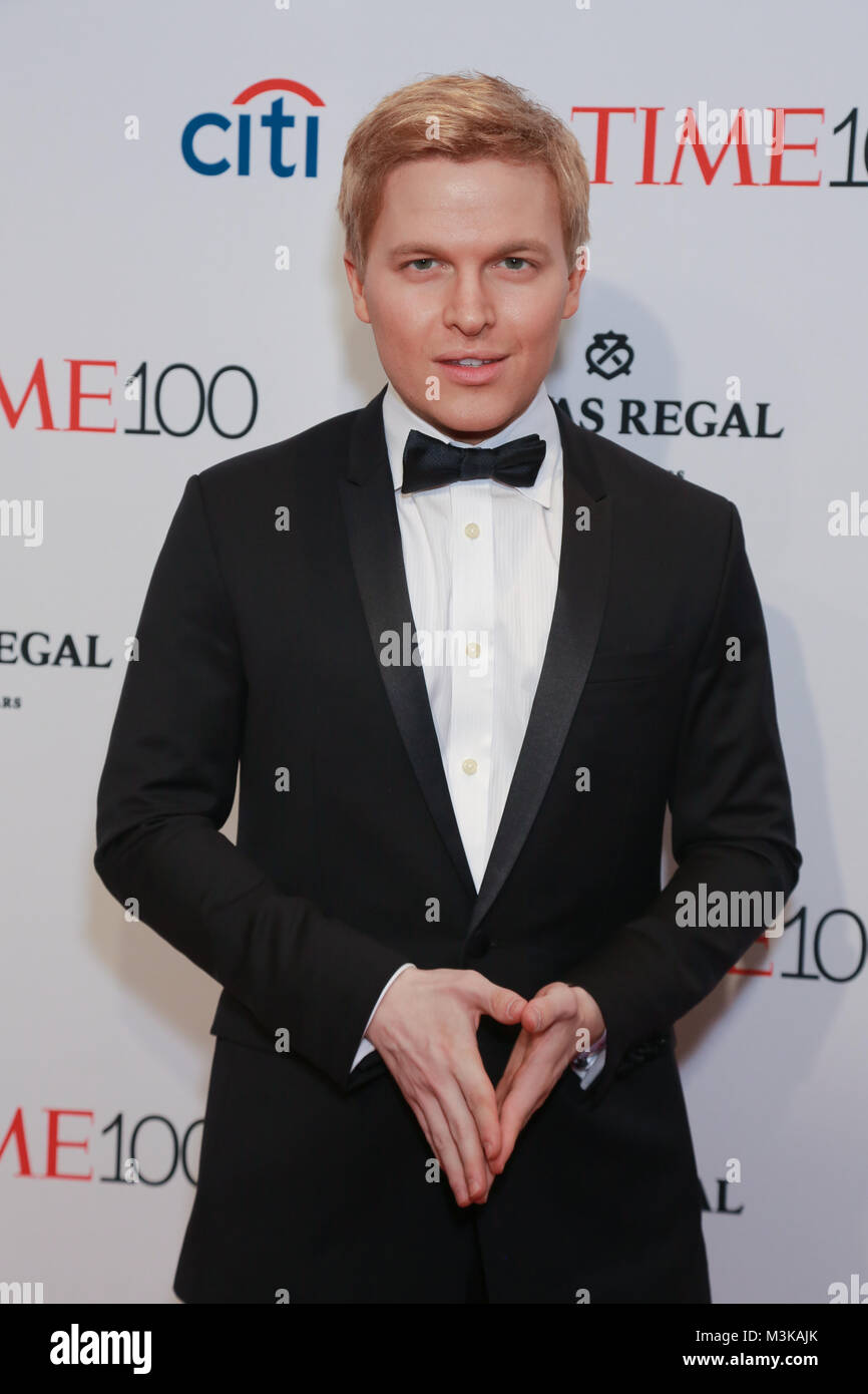 Ronan farrow hi-res stock photography and images - Alamy