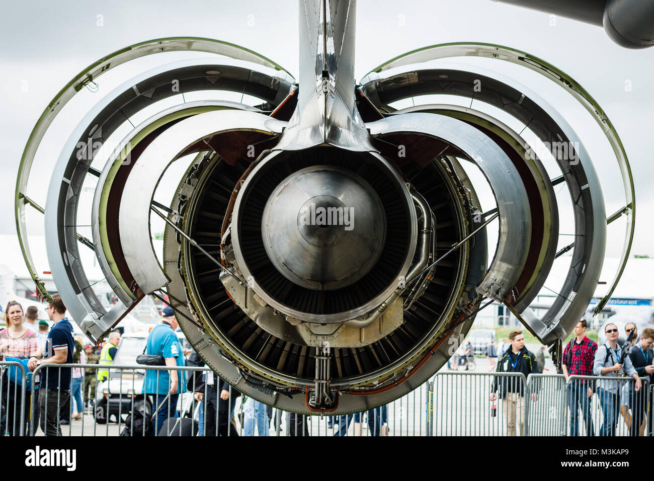 General electric cf6 80c2 turbofan hi-res stock photography and images ...