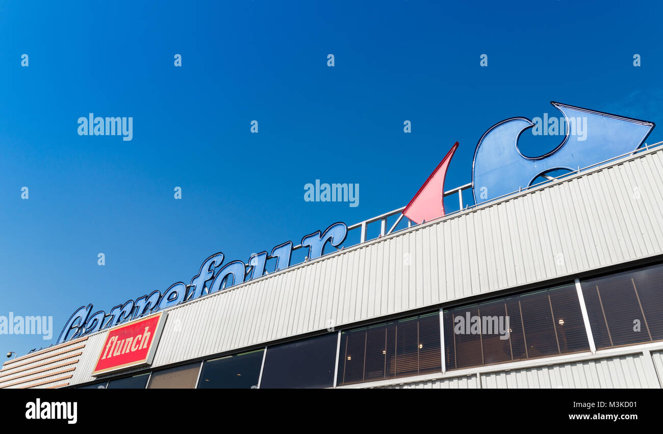 Carrefour supermarket france hi-res stock photography and images - Alamy