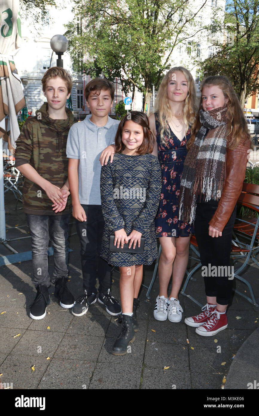 Der achten generation hi-res stock photography and images - Alamy