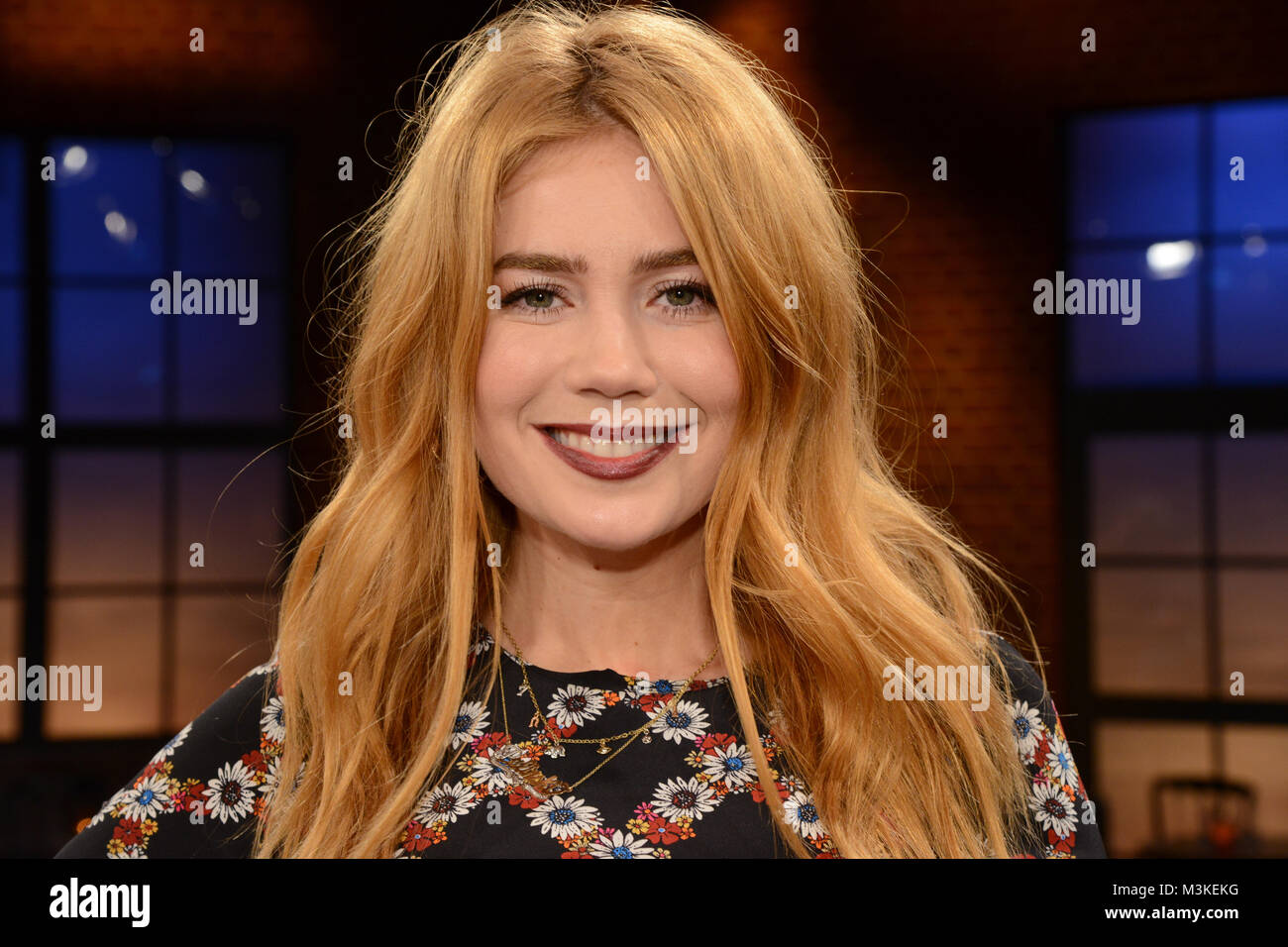 Deutsche Moderatorin Stock Photos & Deutsche Moderatorin Stock Images ...