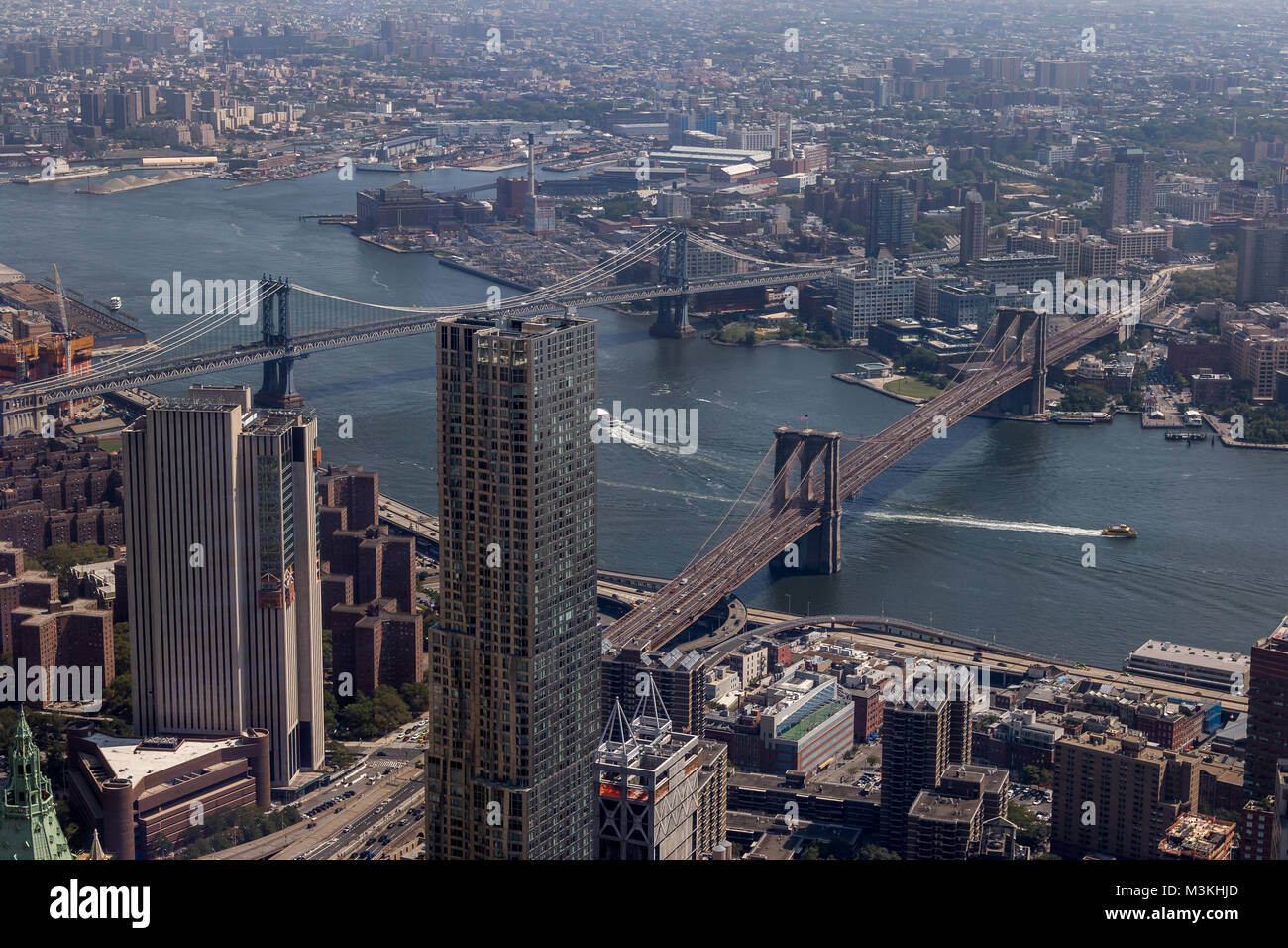 Aerial view manhattan brooklyn bridges hi-res stock photography and ...