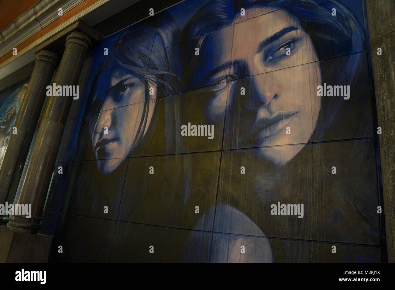 Streetart Graffiti at night Stock Photo - Alamy