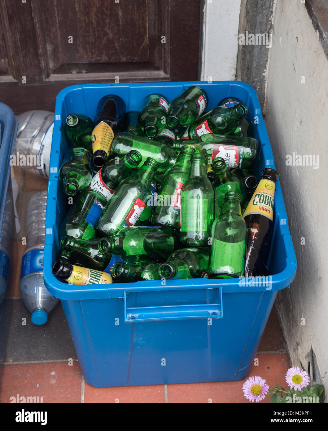 Empty bottles recycling box hi-res stock photography and images - Alamy