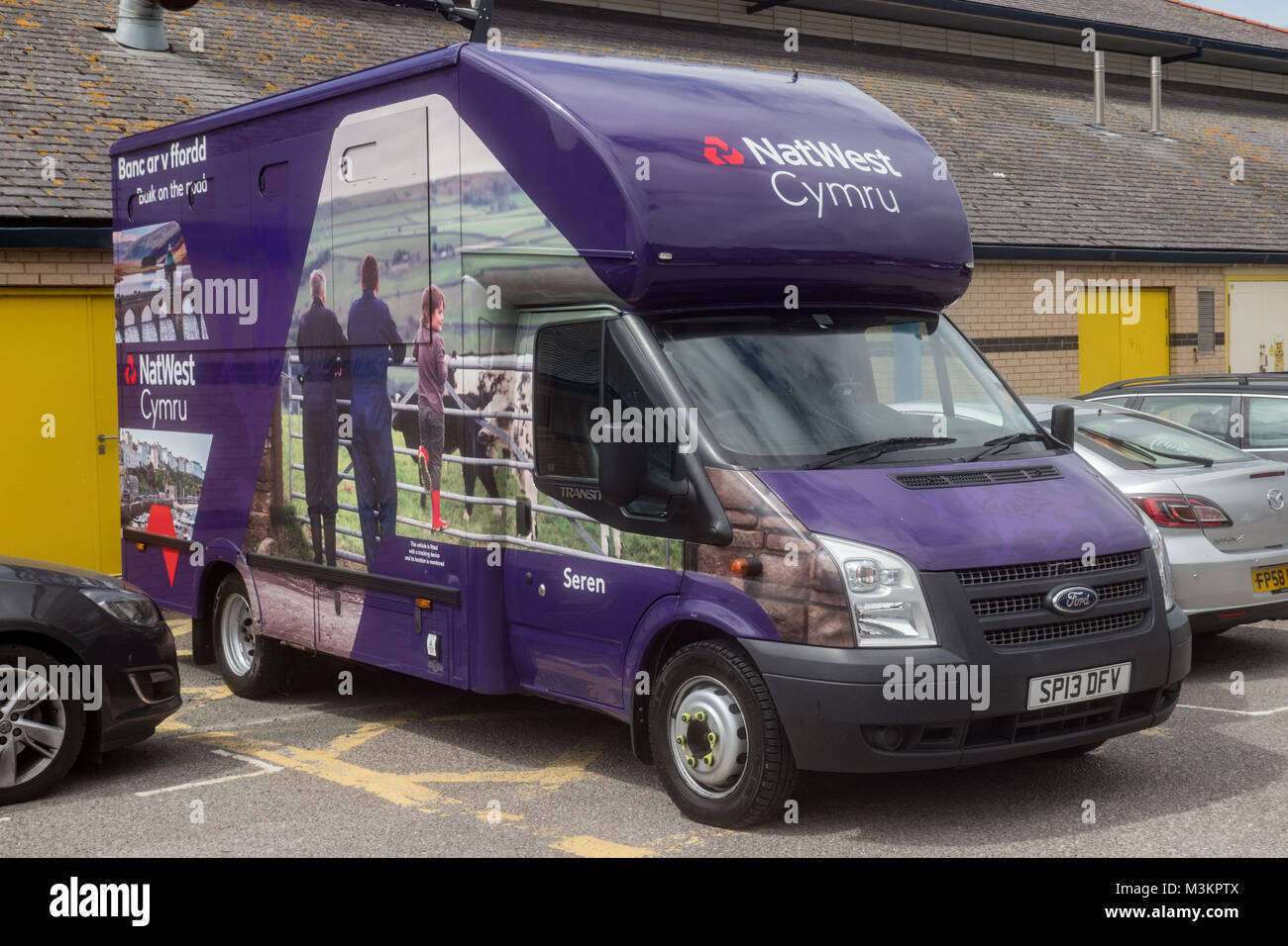 Mobile banking uk hi-res stock photography and images - Alamy