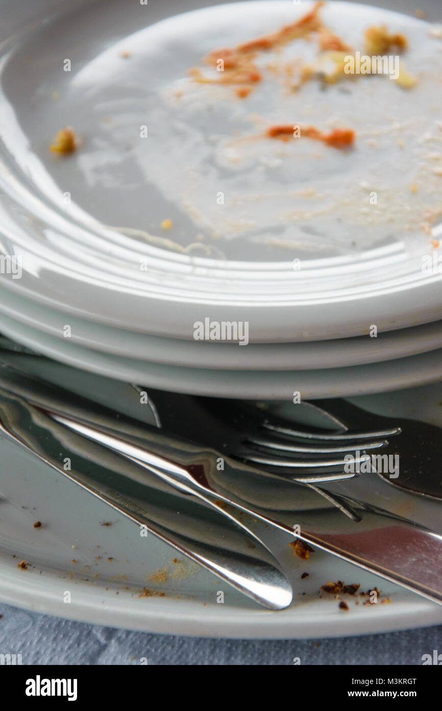 Close Up of dirty empty dishes in a restaurant Stock Photo - Alamy