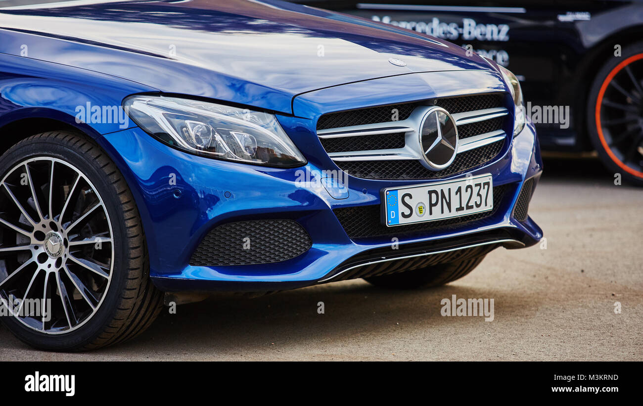 Mercedes benz car symbol shine hi-res stock photography and images - Alamy