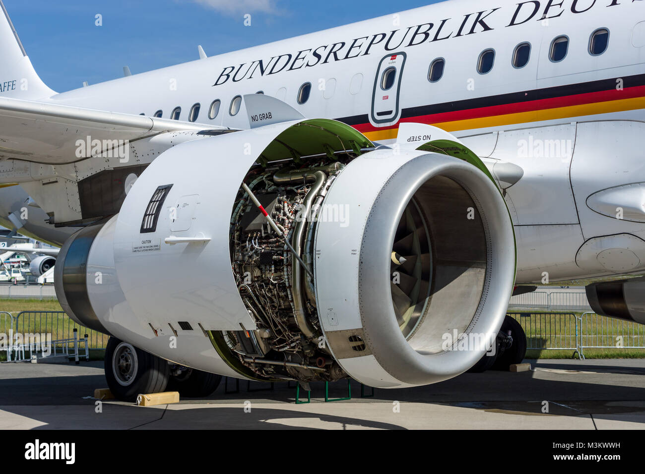 Airbus a319cj hi-res stock photography and images - Alamy