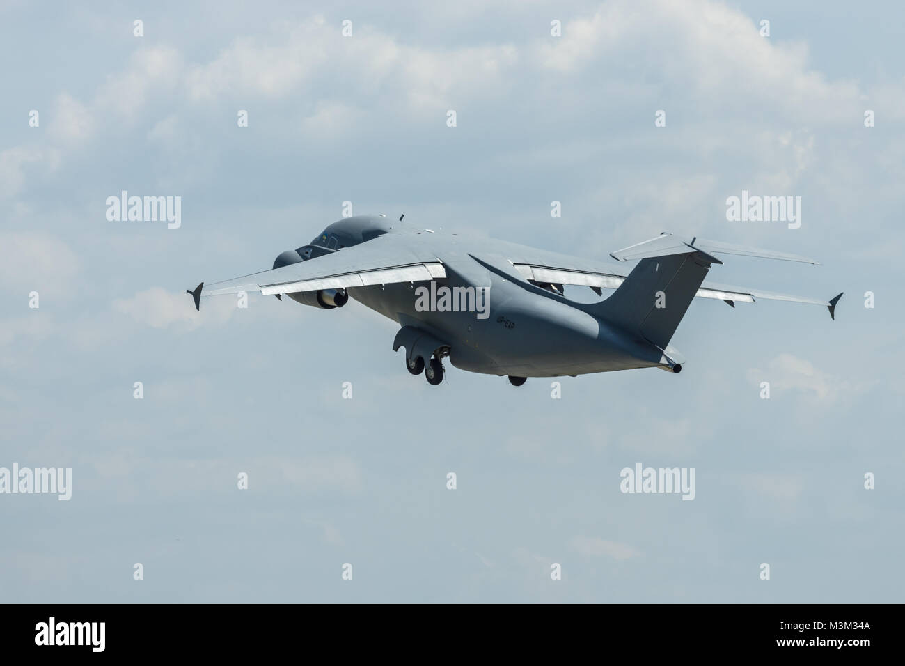 Medium airlift hi-res stock photography and images - Alamy