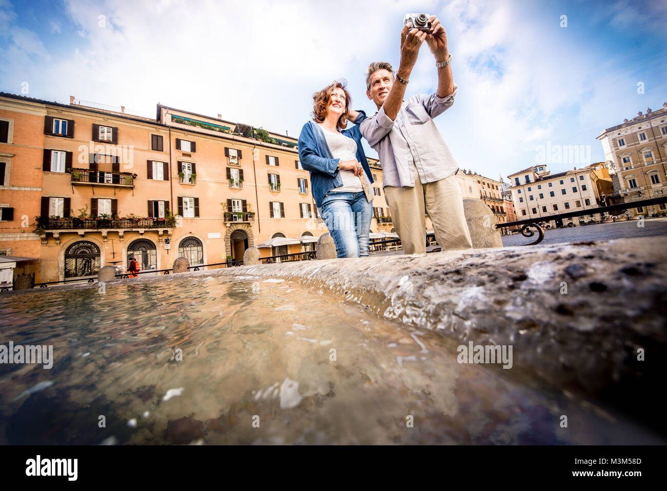 Couple tourist rome romantic hi-res stock photography and images - Alamy