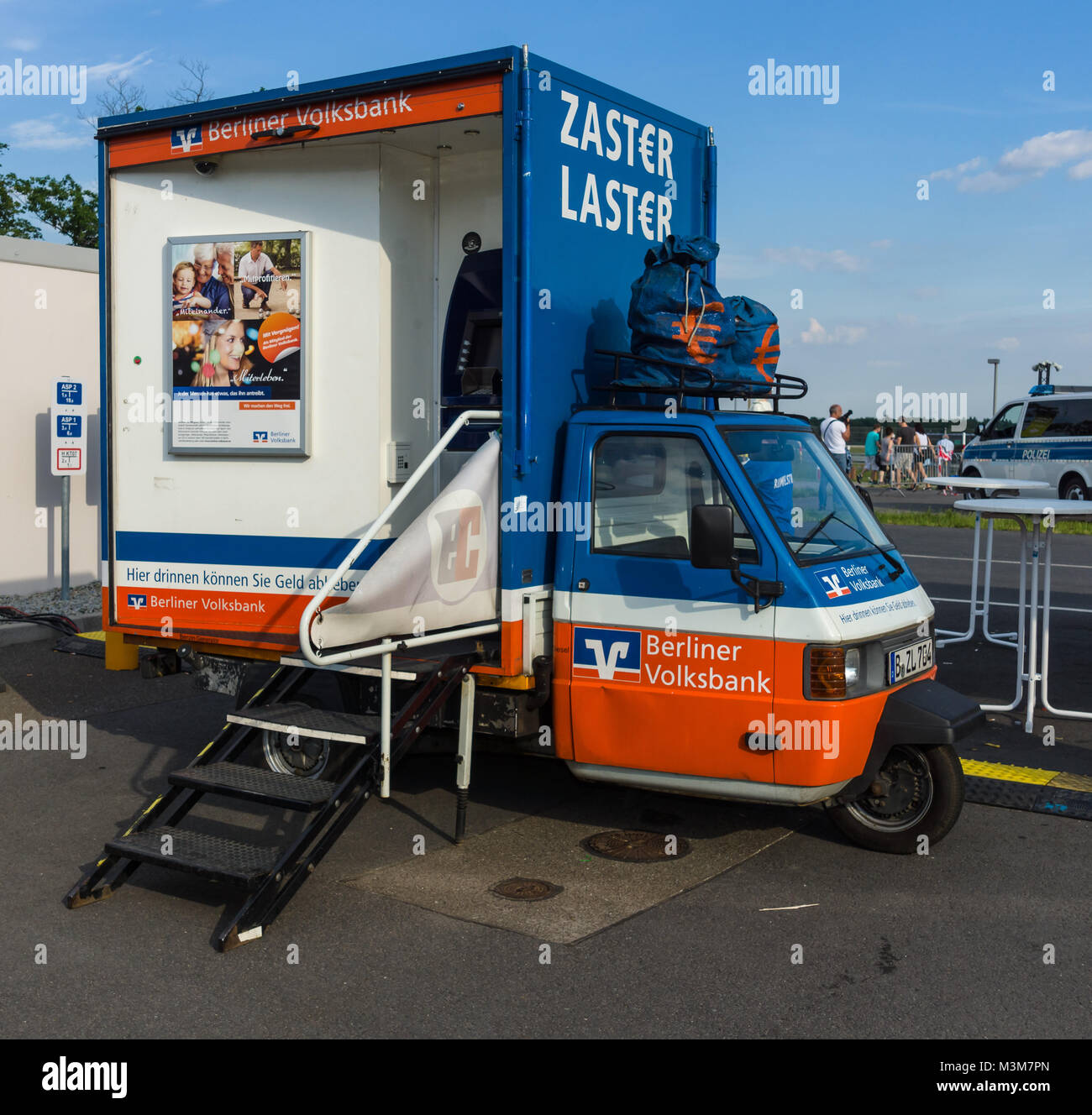 Mobile atm hi-res stock photography and images - Alamy