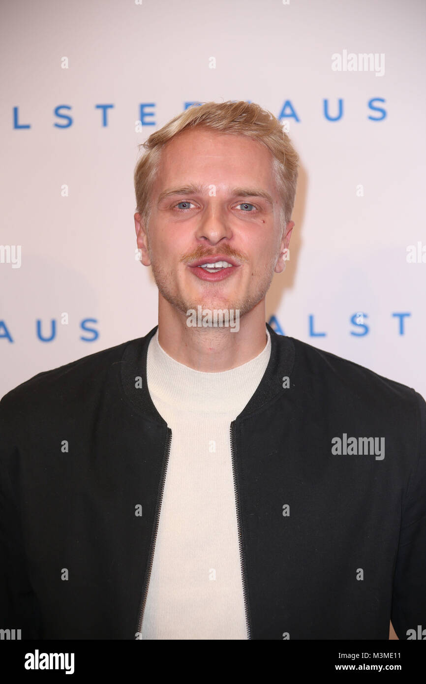 Mario Galla, "High Season" Eroeffnung der neuen Luxury Hall im ...