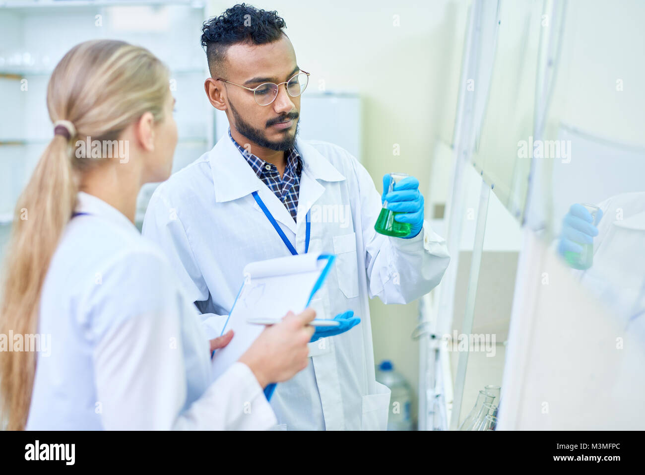 Medical students lab hi-res stock photography and images - Alamy