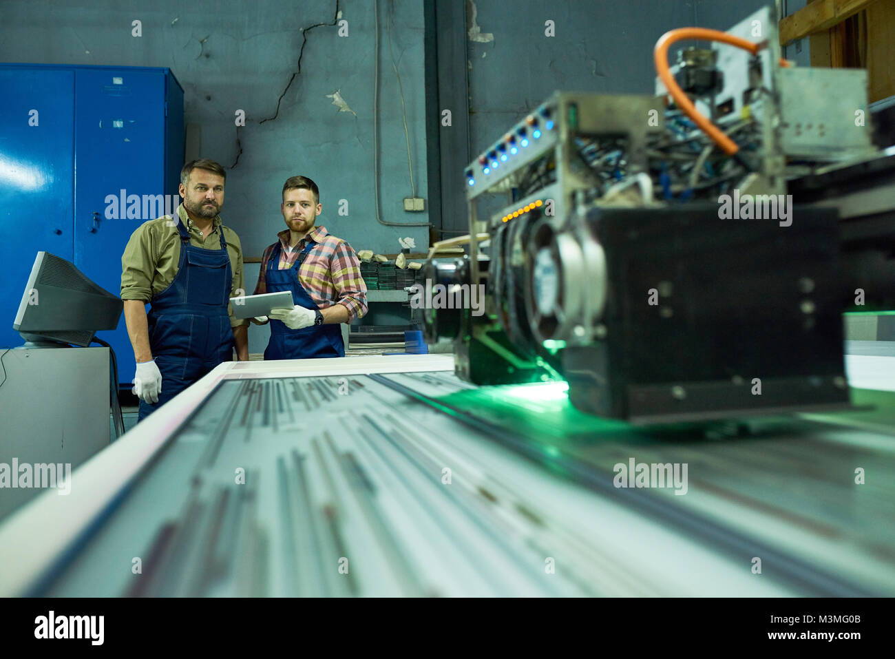Cnc machine shop hi-res stock photography and images - Alamy
