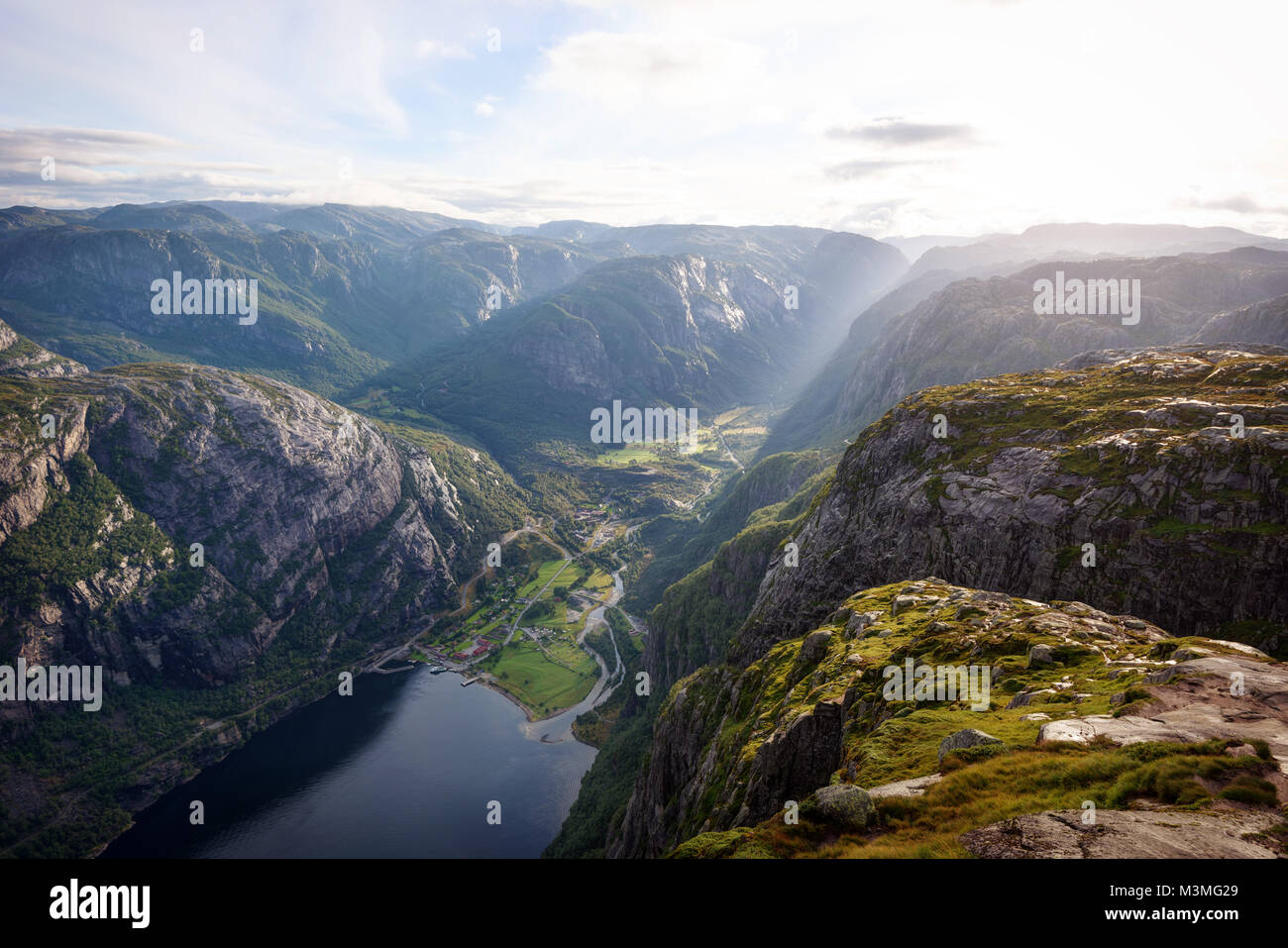 Kjeragbolten hi-res stock photography and images - Alamy