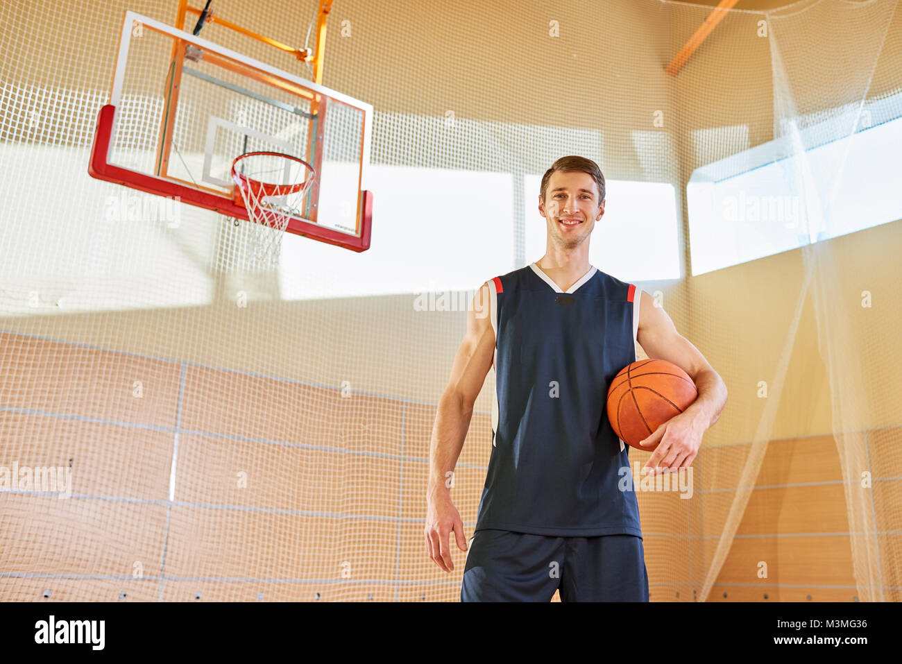 Very tall basketball hi-res stock photography and images - Alamy
