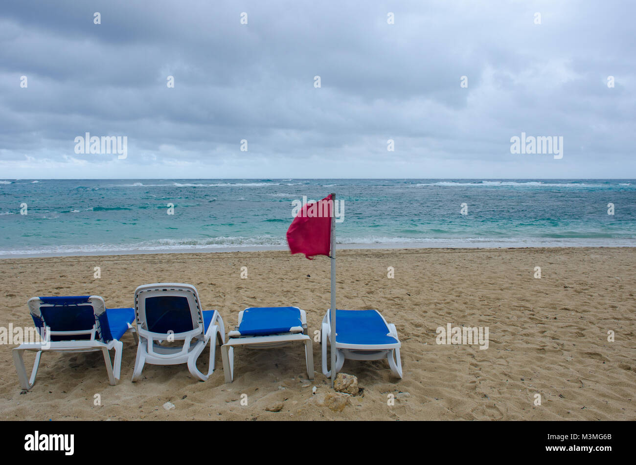 Empty beach flag hi-res stock photography and images - Alamy