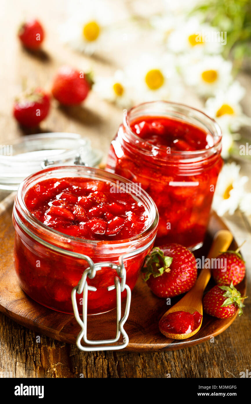 Homemade strawberry marmalade with cinnamon Stock Photo - Alamy