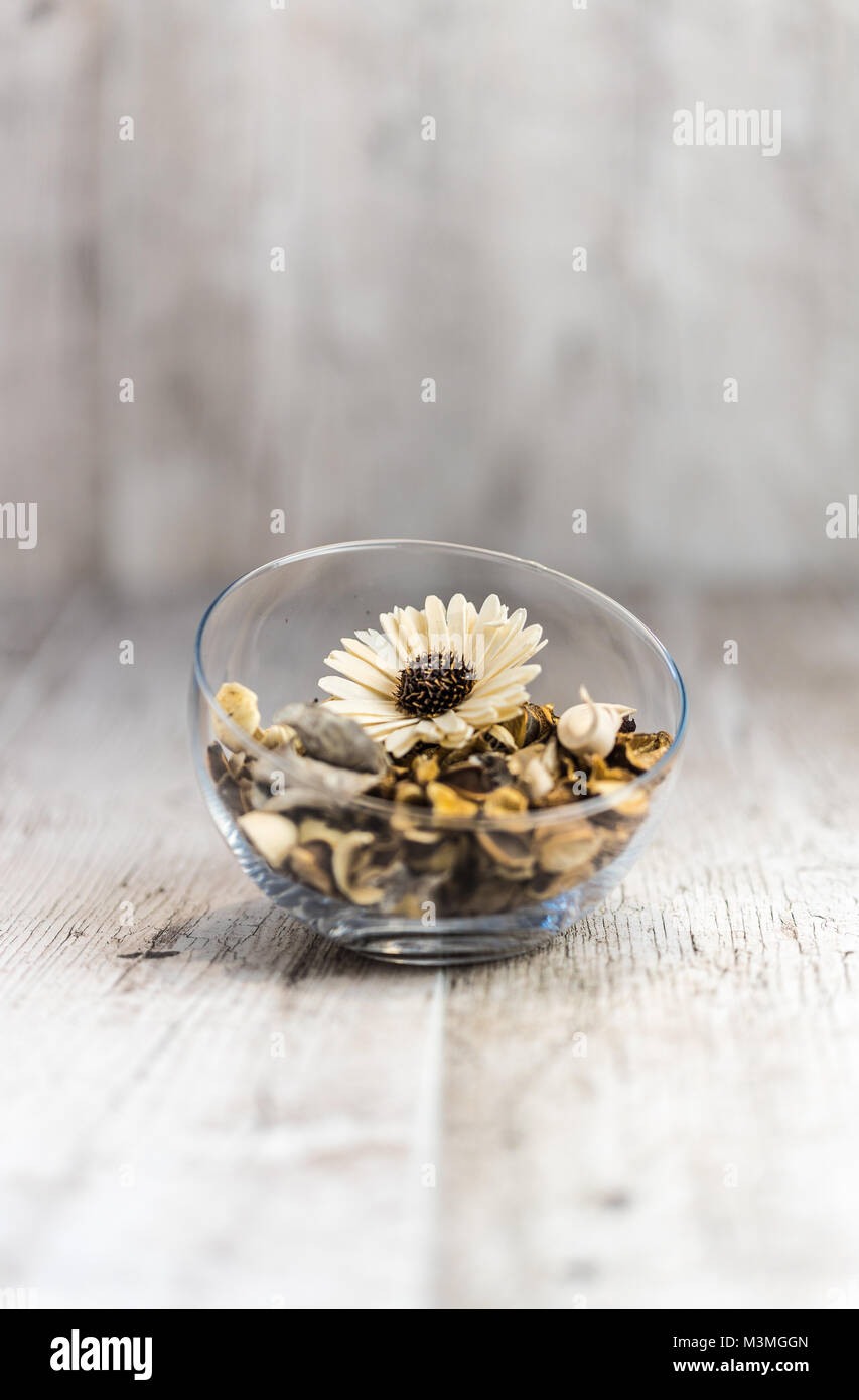 Flower arrangement on wooden desk Stock Photo - Alamy