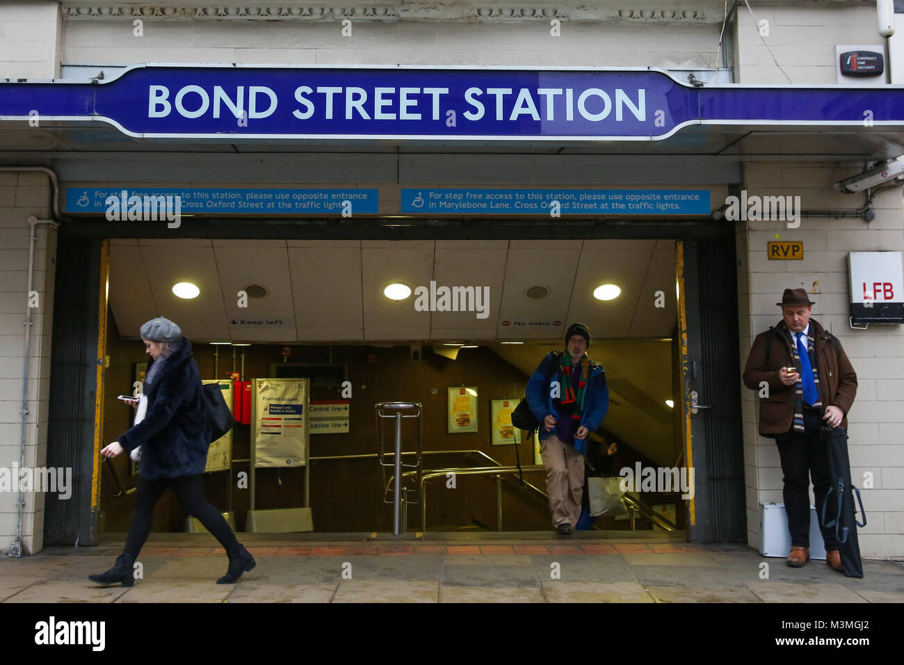 Bond Street Underground Station Stock Photos & Bond Street Underground ...