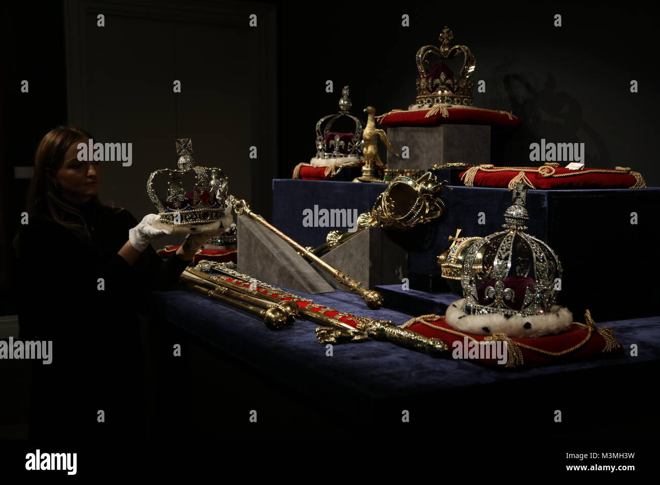 Crown jewels replica hi-res stock photography and images - Alamy