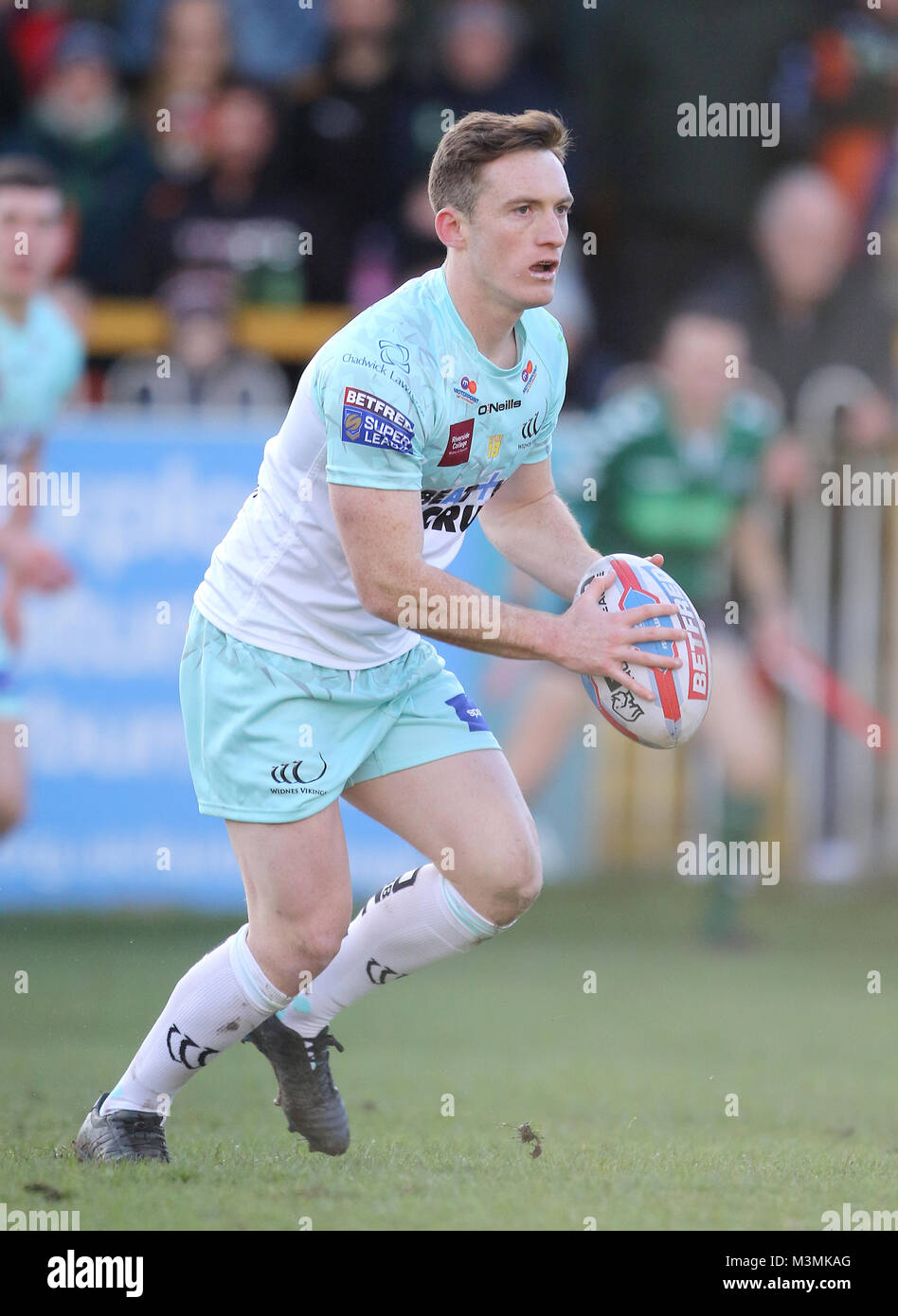 Widnes Vikings Tom Gilmore on the ball during the Betfred Super League ...