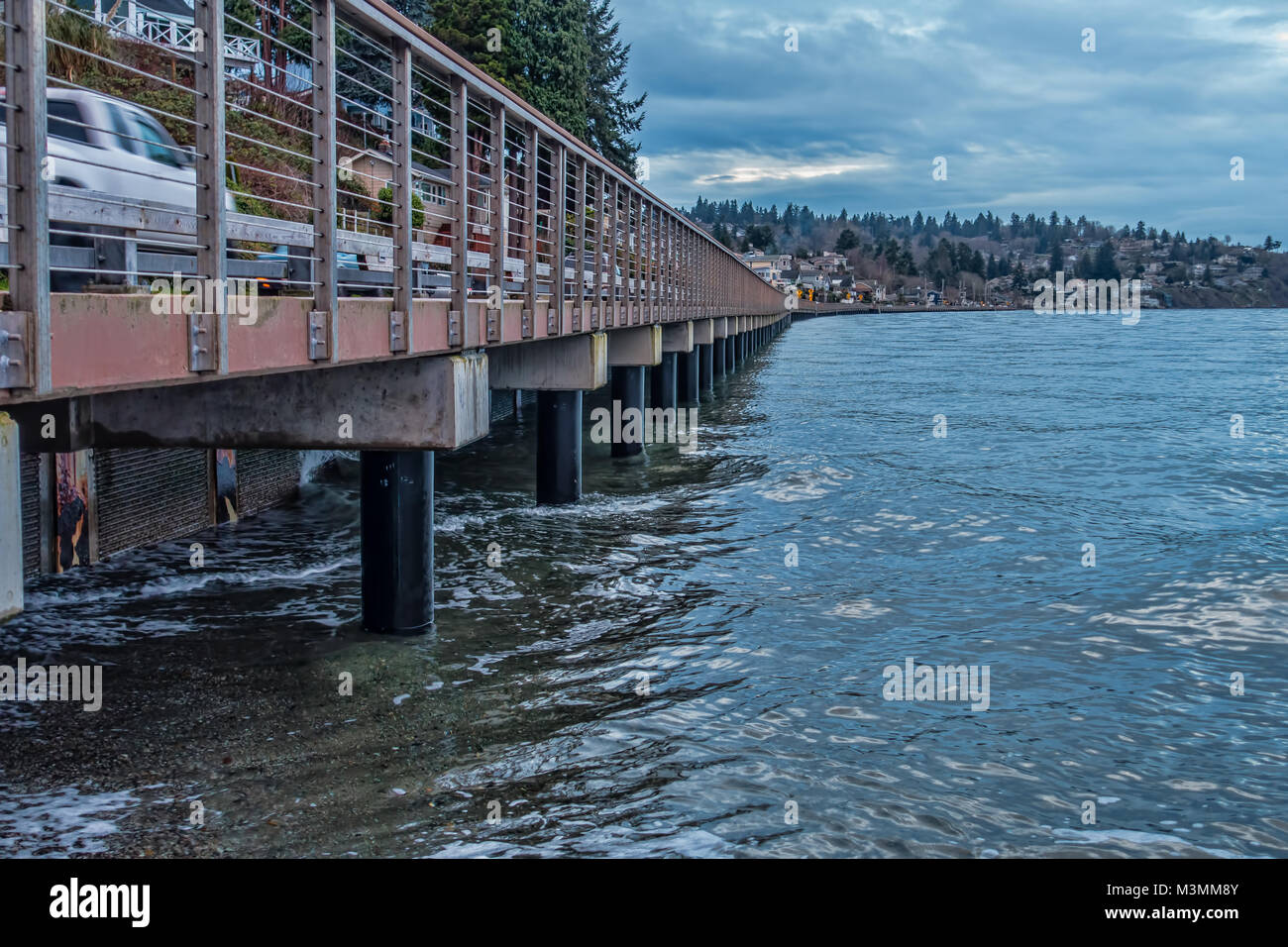 A view of the walkway at Redondo Beach, Washington Stock Photo - Alamy