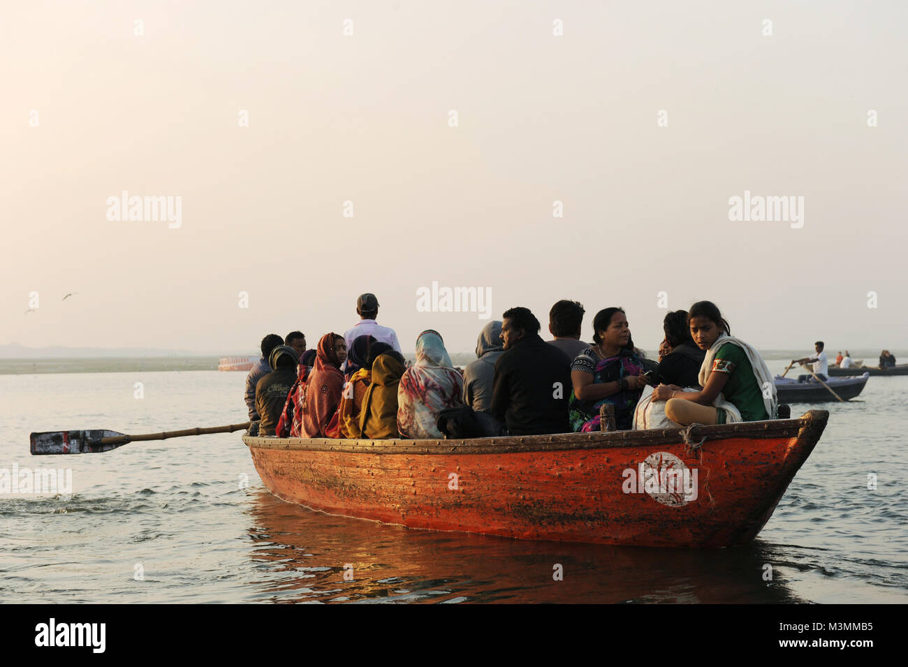 Boats ganges river hi-res stock photography and images - Alamy